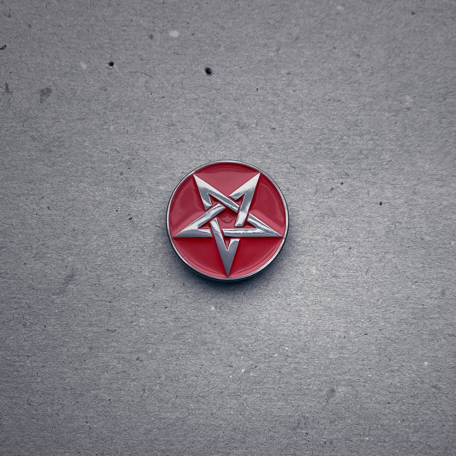 Pentagram, silver and bright red version round - PIN – TORVENIUS