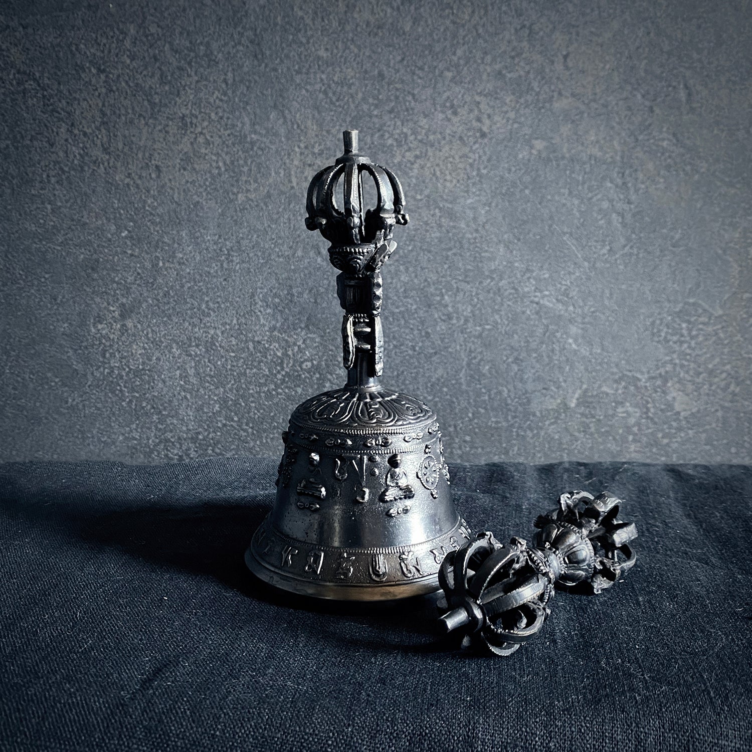 Tibetan bell and Dorje set, dril-bu with scepter - RITUAL ITEM – TORVENIUS