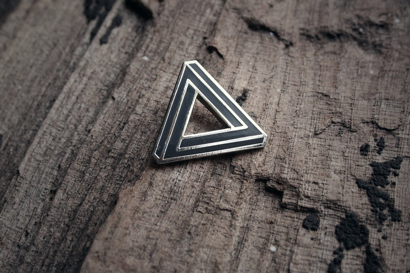 Penrose triangle, tribar, impossible figure, Oscar Reutersvärd - PIN ...