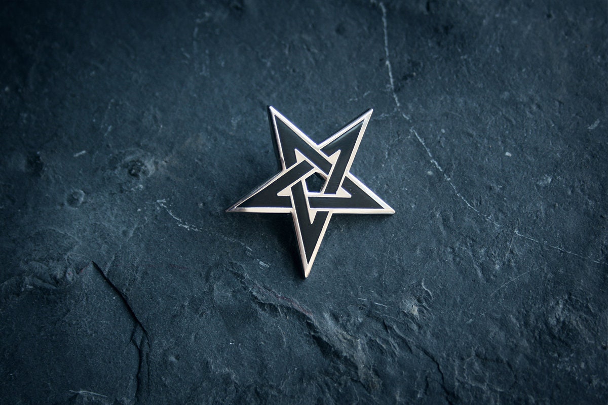 Pentagram, shaped, black/silver version - PIN – TORVENIUS