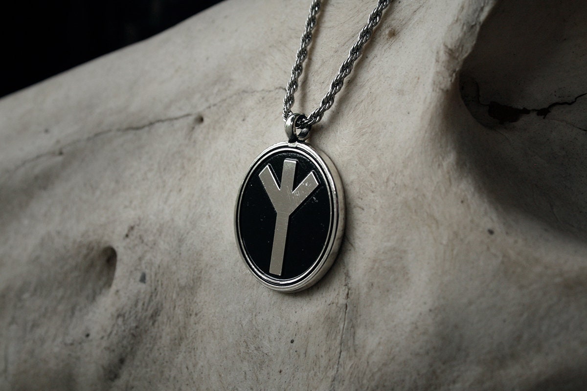Algiz rune - NECKLACE – TORVENIUS