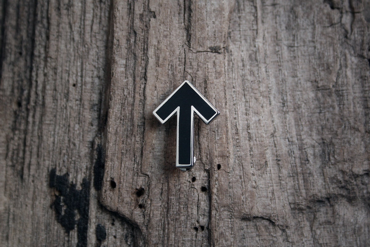 Tiwaz, Tyr rune, elder futhark - PIN – TORVENIUS